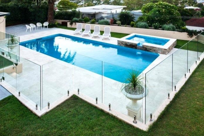 10 Best Pool Fence Ideas With Pictures | Decor Or Design