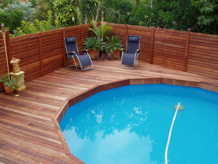 10 Best Pool Fence Ideas With Pictures | Decor Or Design