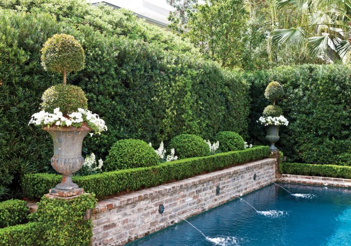 10 Best Pool Fence Ideas With Pictures | Decor Or Design
